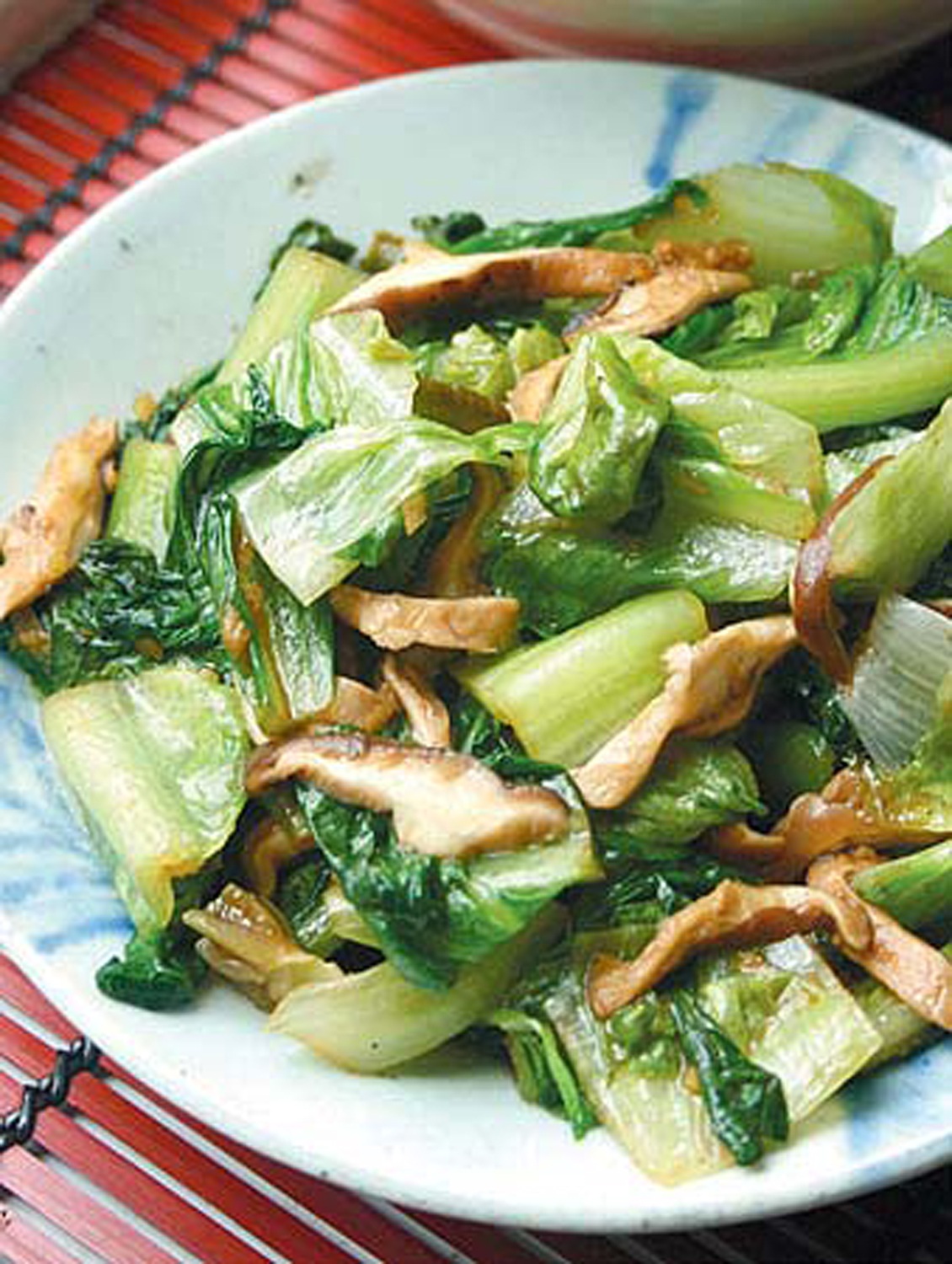 Stir-Fried Lettuce with Shiitake Mushrooms